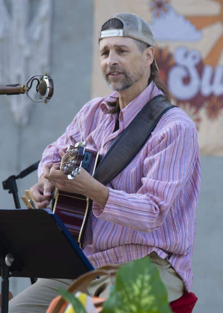 In Photos by Randall Lee: Sing-Along Raises About $5,900 for Juvenile ...